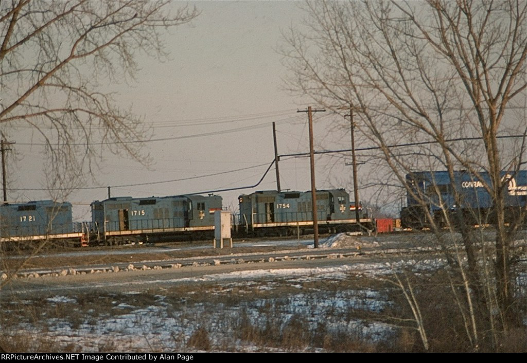 Boston & Maine GP-18 1754 and GP-9s 1715 and 1721
